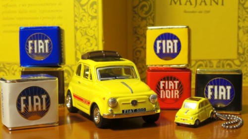 黄色いFIATのミニカー入りチョコレートを頂きました | オキラクウサギ