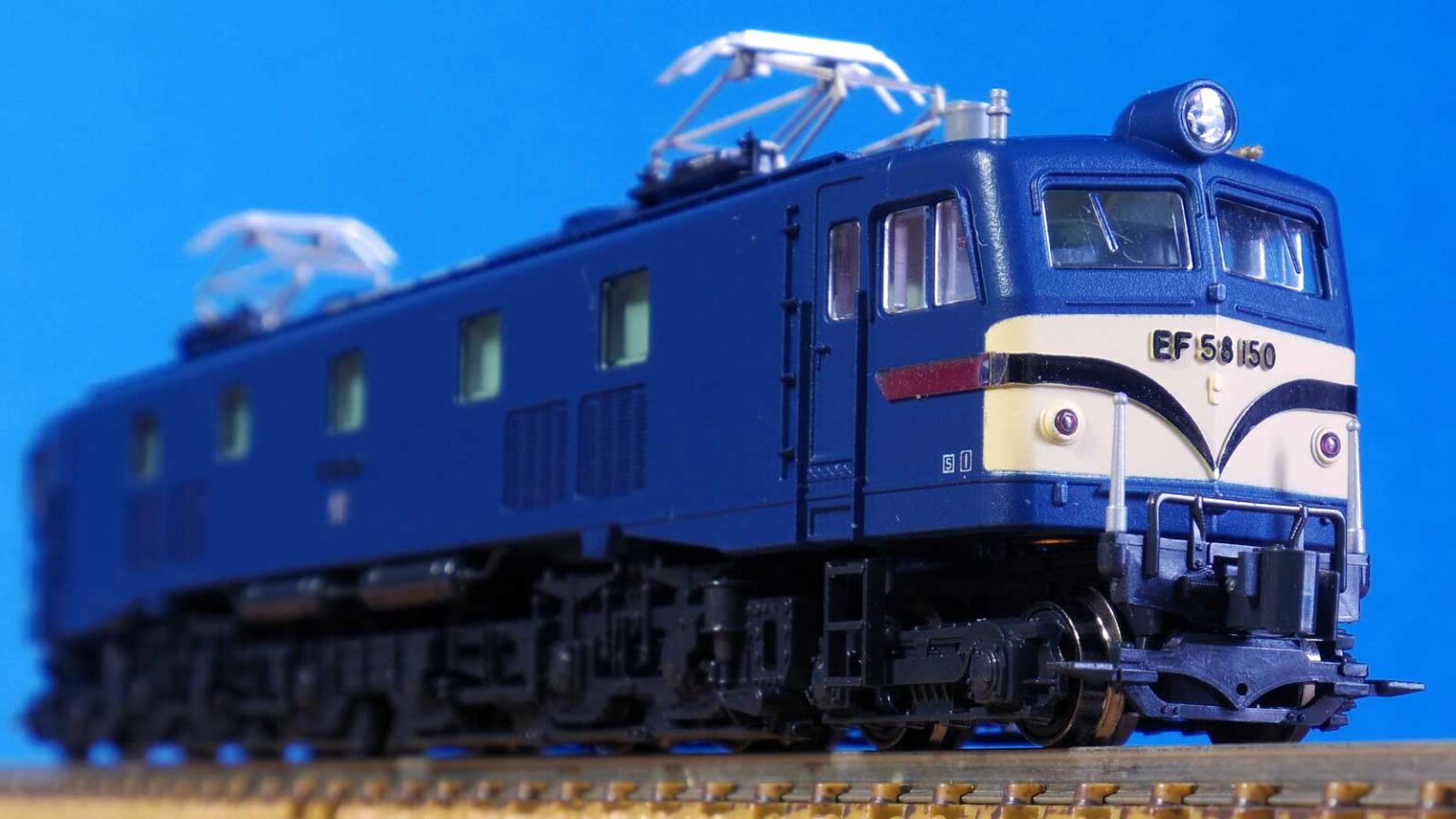 初ゴハチ！枠の無い特定ナンバーは良いものだ…KATOのEF58 150(ブルー)をゲット | オキラクウサギ