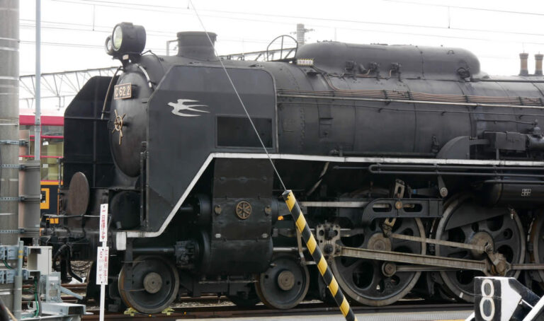 ホンモノのC62が銀河鉄道999になった！京都鉄道博物館の銀河鉄道999展に滑り込み！ | オキラクウサギ