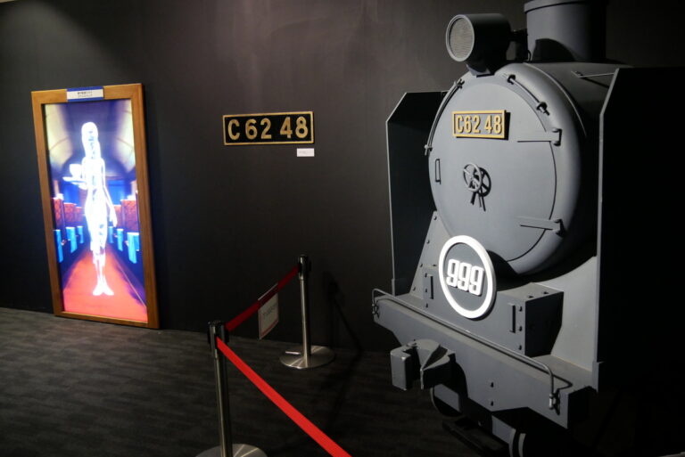 ホンモノのC62が銀河鉄道999になった！京都鉄道博物館の銀河鉄道999展に滑り込み！ | オキラクウサギ
