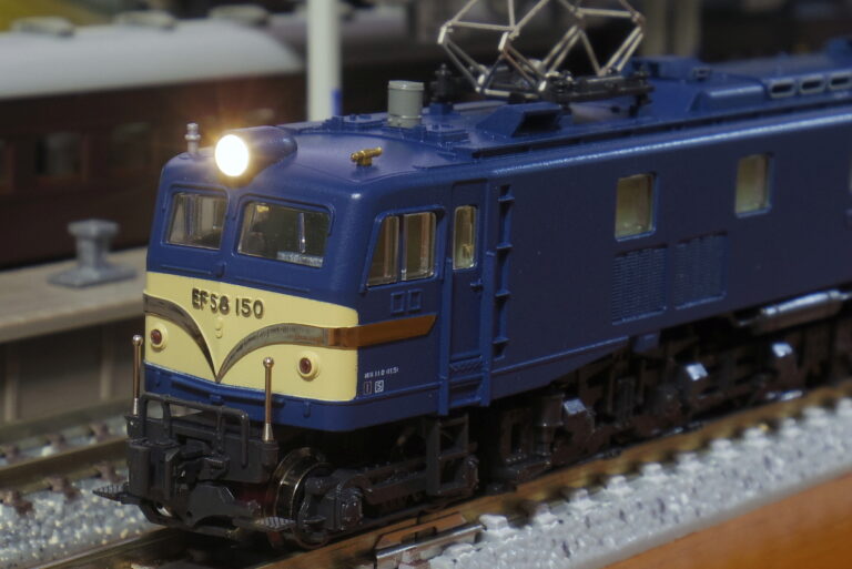 オレンジライトのKATO EF58を電球色LEDに交換しました | オキラクウサギ